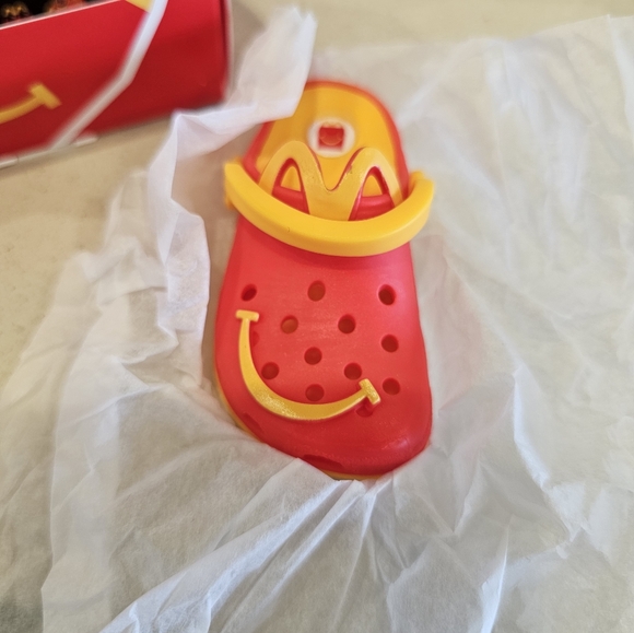 CROCS | Toys | 224 Mcdonalds X Crocs Happy Meal Box Mini Crocs 3 Key ...